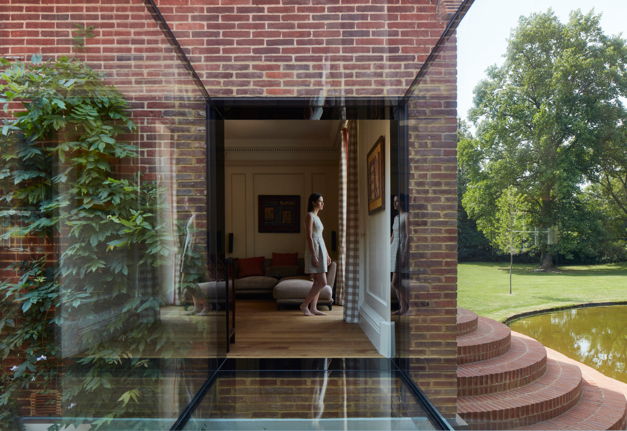 Joining Two Buildings With A Glass Link: Our Guide